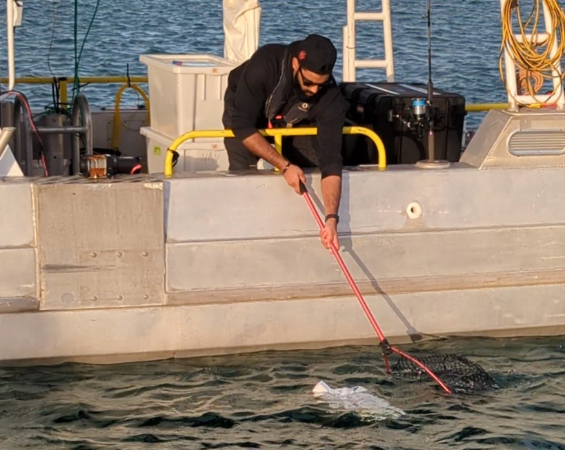 Retrieving Hydrus from the Water